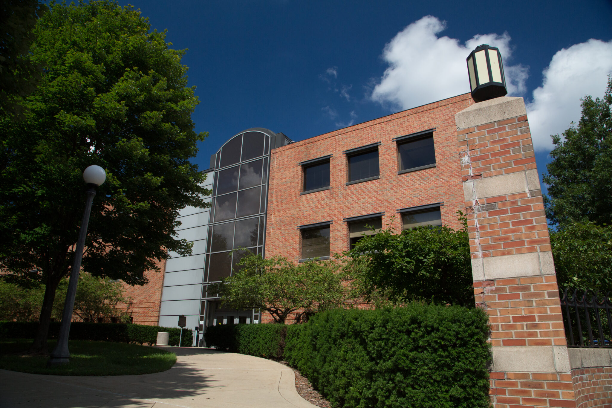 Supporting Campus IT: Your Friendly Neighborhood Help Desk - Technology ...